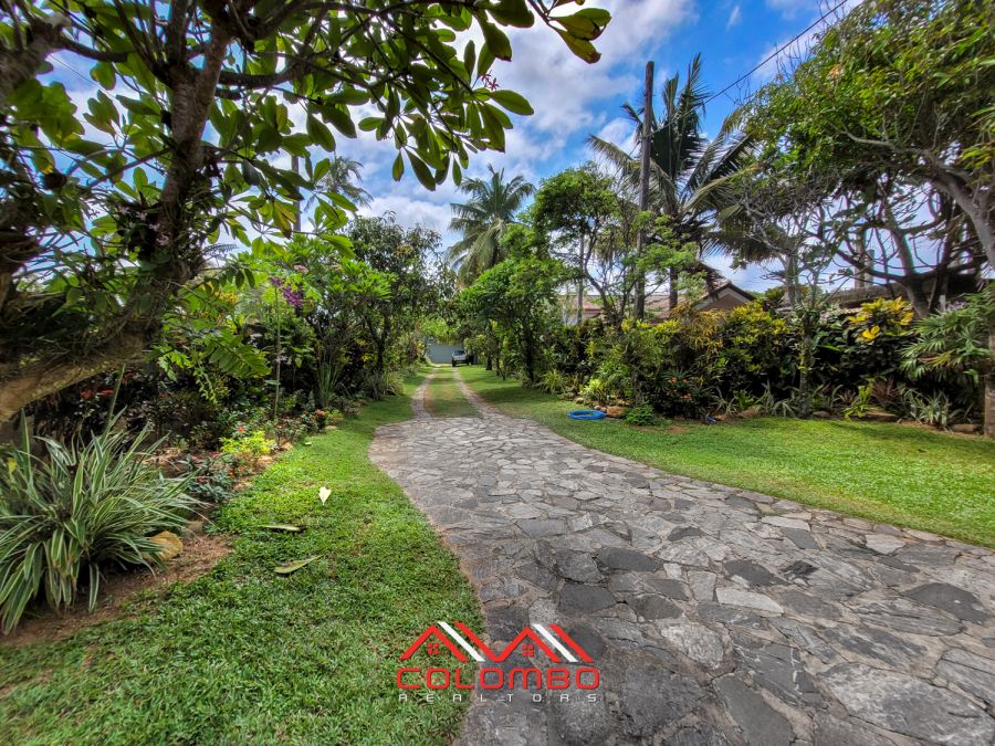 Moratuwa Villa – Beach Front Spacious 5 Bedroom Villa for SALE ...