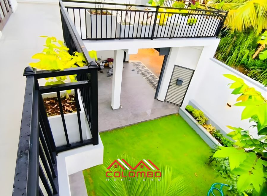 Malabe House - 5 Room Brand New Modern Luxury House on 9.1 perch Land ...